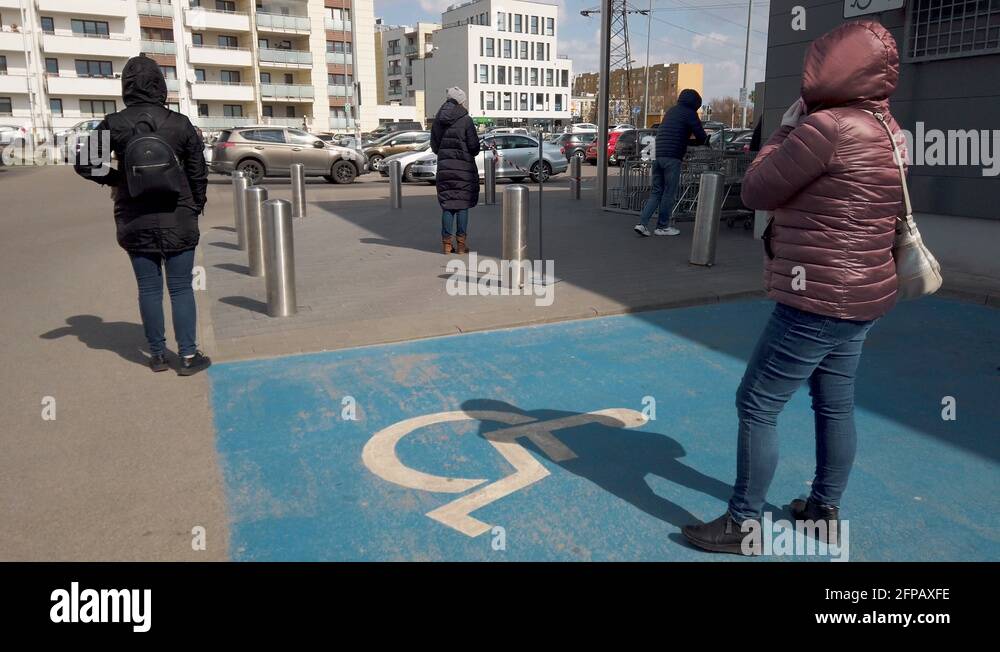 Queue shop Stock Videos & Footage - HD and 4K Video Clips - Alamy