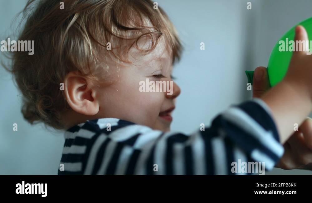 Deflate balloon Stock Videos & Footage - HD and 4K Video Clips - Alamy