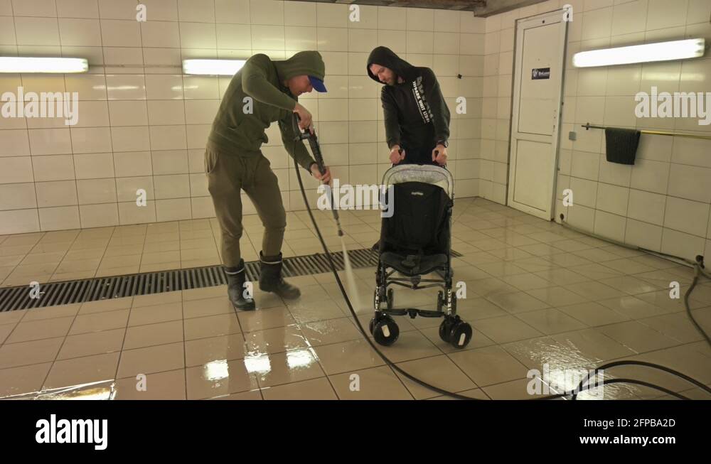 Jet garage Stock Videos & Footage - HD and 4K Video Clips - Alamy