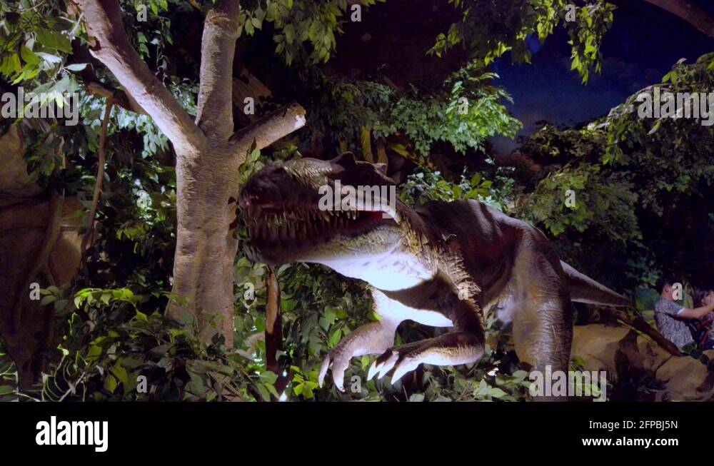 Dinosaur Animatronic exhibit at Sunworld Amusement park with Suchomimus ...