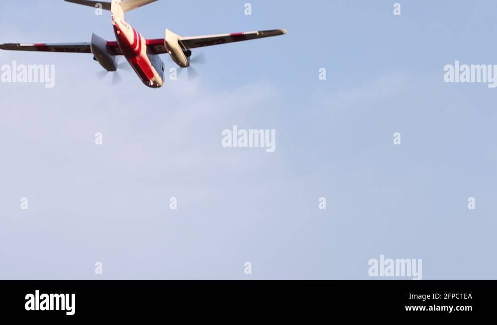 Fire Fighting Prop Plane Flies Overhead Stock Video Footage - Alamy