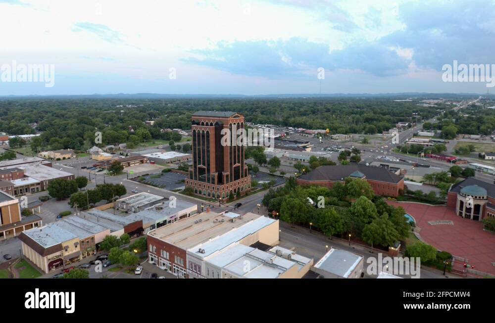 Murfreesboro Square Reveal Drone Flyover Stock Video Footage - Alamy