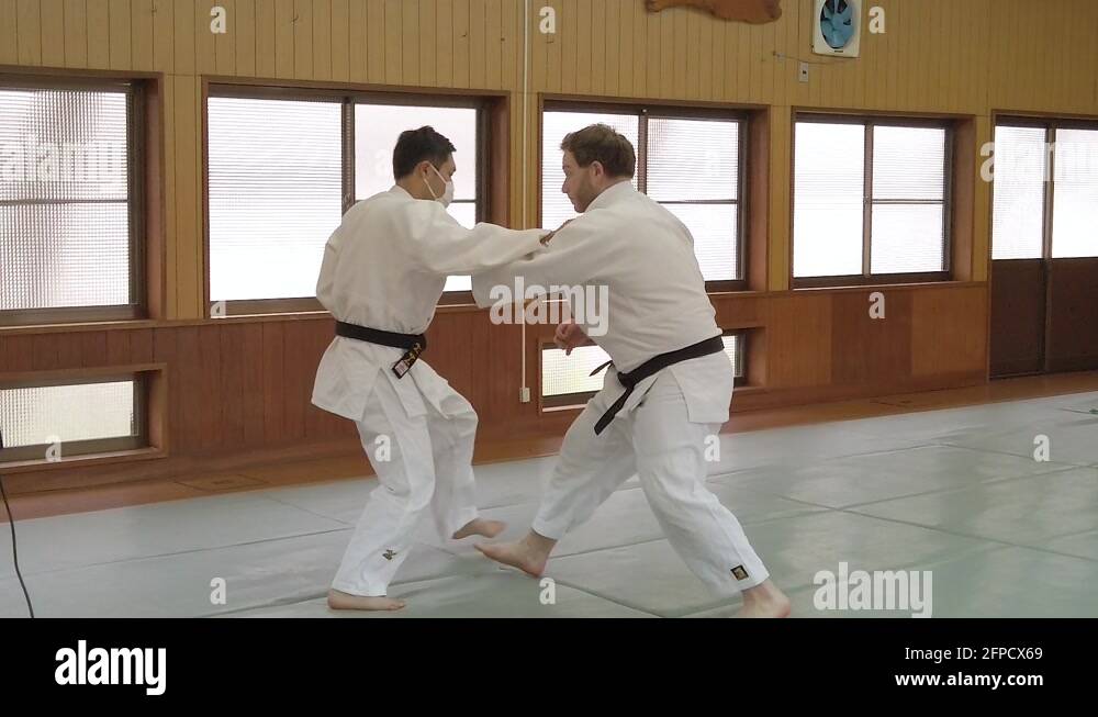 Shoulder throw Stock Videos & Footage - HD and 4K Video Clips - Alamy