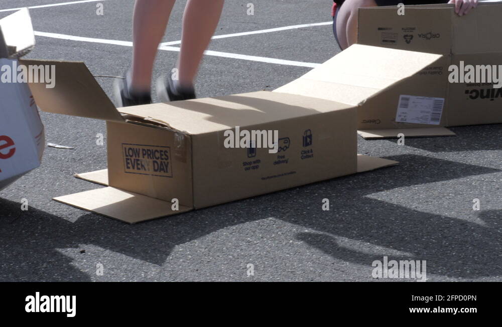 Cardboard shoe box Stock Videos & Footage - HD and 4K Video Clips - Alamy