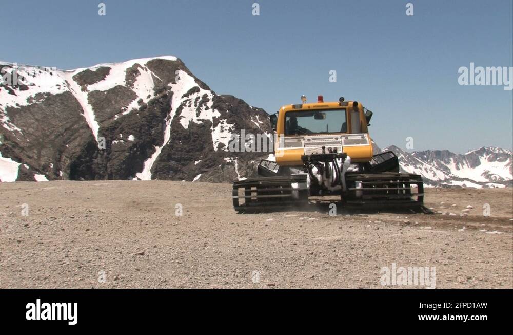 Snow cat vehicle Stock Videos & Footage - HD and 4K Video Clips - Alamy