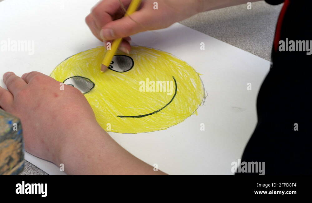 Smiley face drawing Stock Videos & Footage - HD and 4K Video Clips - Alamy