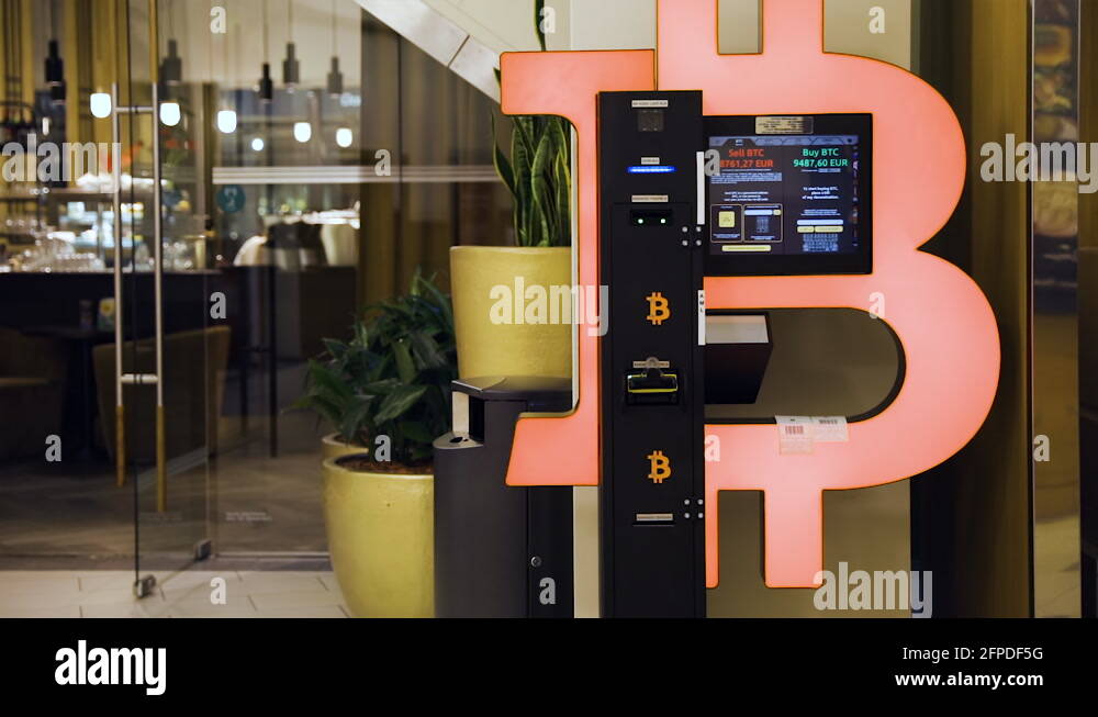 Currency exchange machine atm Stock Videos & Footage - HD and 4K Video ...