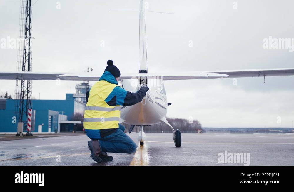 External pilot Stock Videos & Footage - HD and 4K Video Clips - Alamy