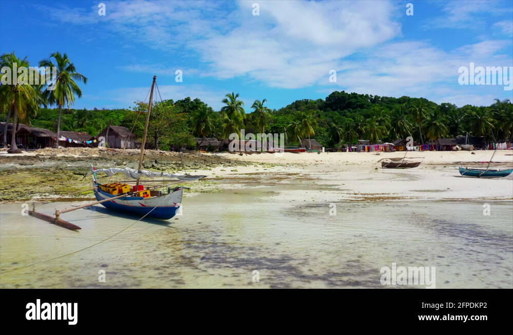 Madagascar sand Stock Videos & Footage - HD and 4K Video Clips - Alamy