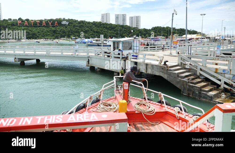 Boat deckhand Stock Videos & Footage - HD and 4K Video Clips - Alamy