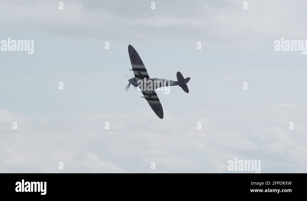 D day spitfire Stock Videos & Footage - HD and 4K Video Clips - Alamy