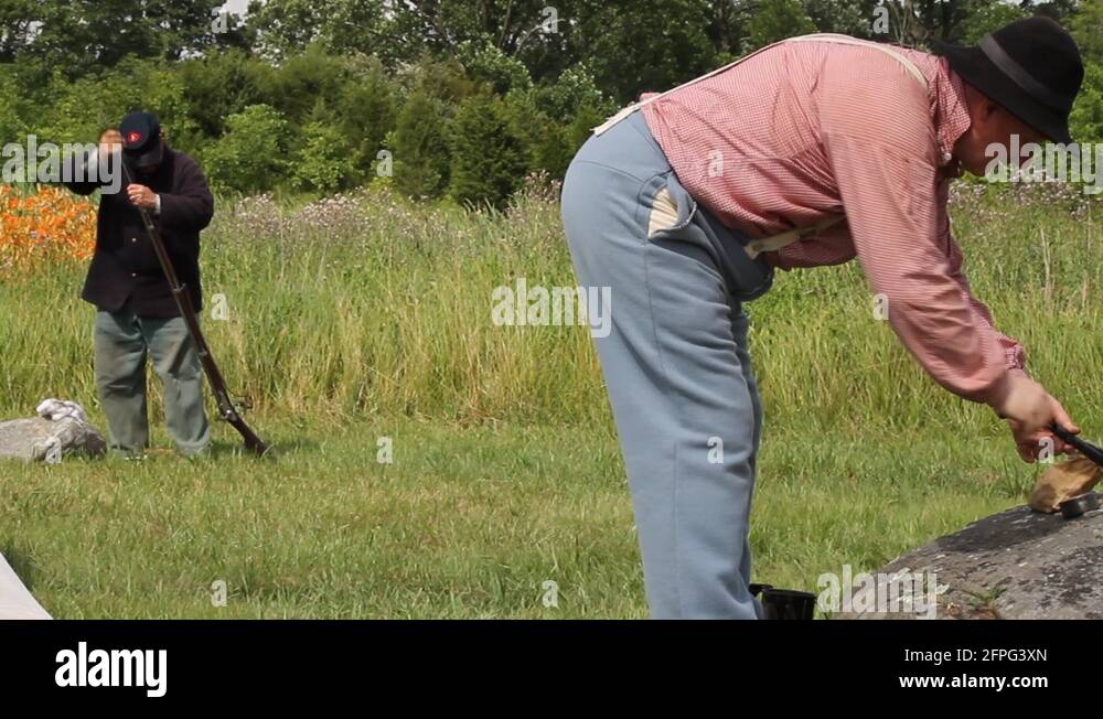 American Civil War Union Soldiers cleaning muskets Stock Video Footage ...