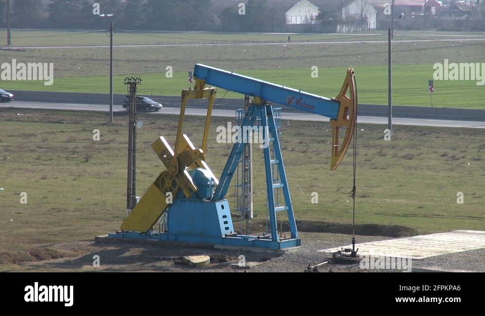 Road crude oil pump Stock Videos & Footage - HD and 4K Video Clips - Alamy