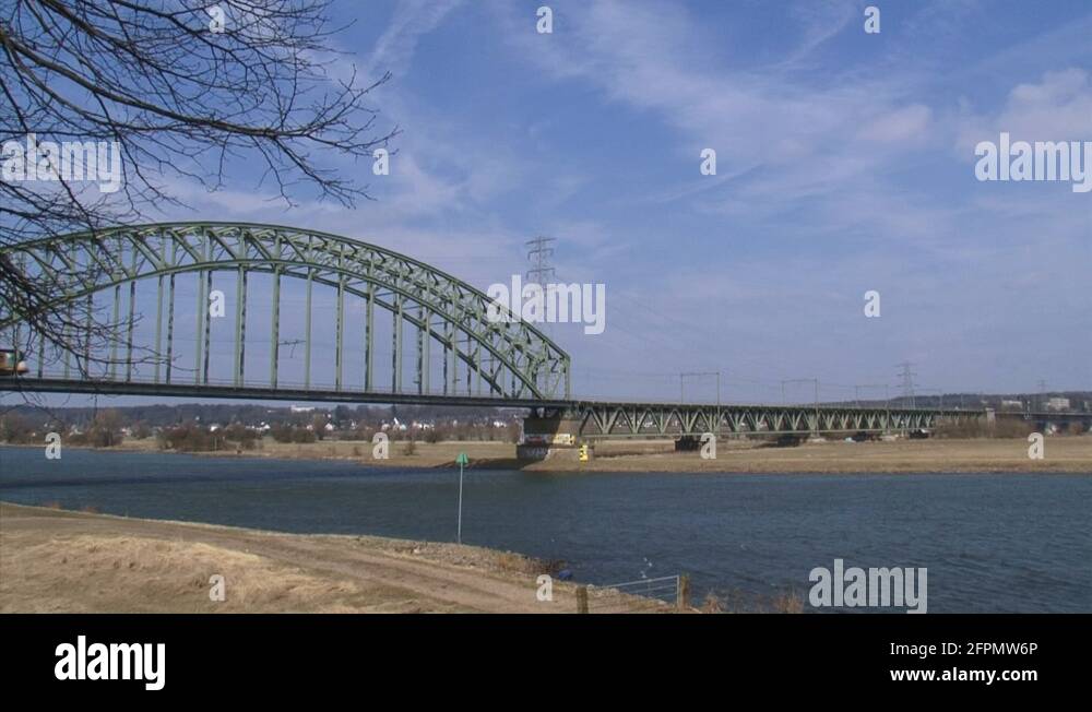 Lighttrain Stock Videos & Footage - HD and 4K Video Clips - Alamy