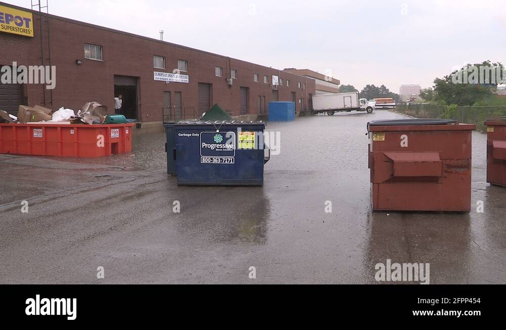 Flash flooding in Markham Ontario during severe thunderstorm and heavy ...