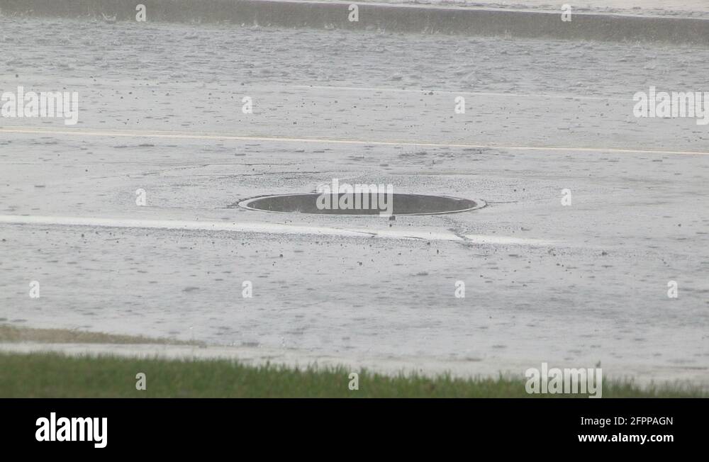 Flash flooding in Markham Ontario during severe thunderstorm and heavy ...