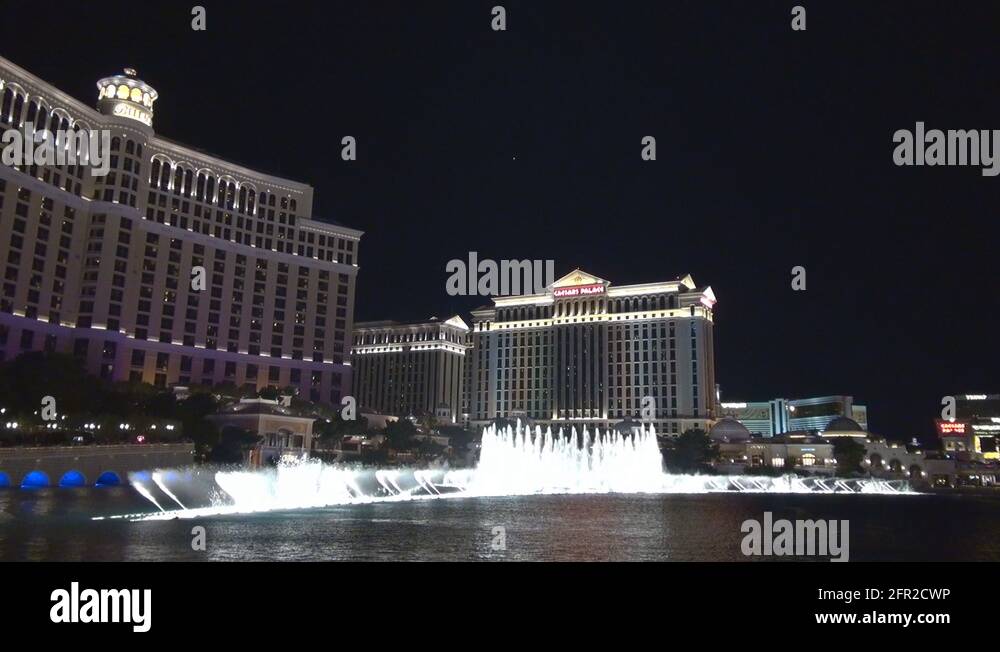 Beautiful Bellagio fountain water show night Las Vegas tourism ...