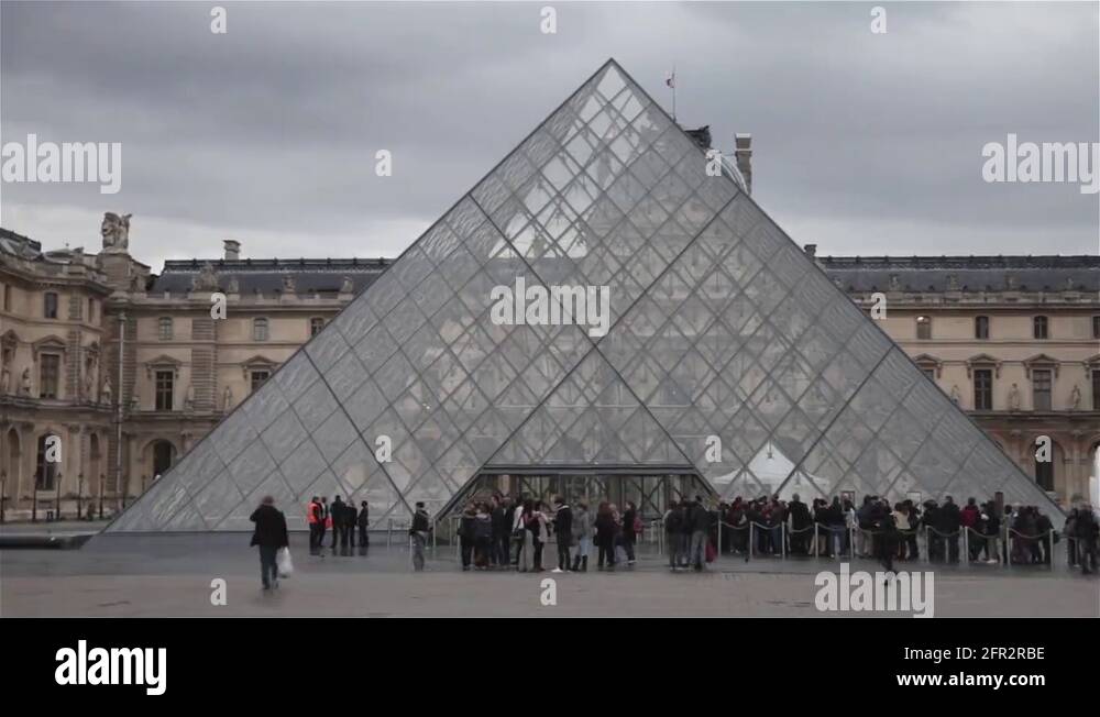 Louvre triangle Stock Videos & Footage - HD and 4K Video Clips - Alamy