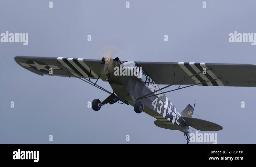 Piper cub military Stock Videos & Footage - HD and 4K Video Clips - Alamy