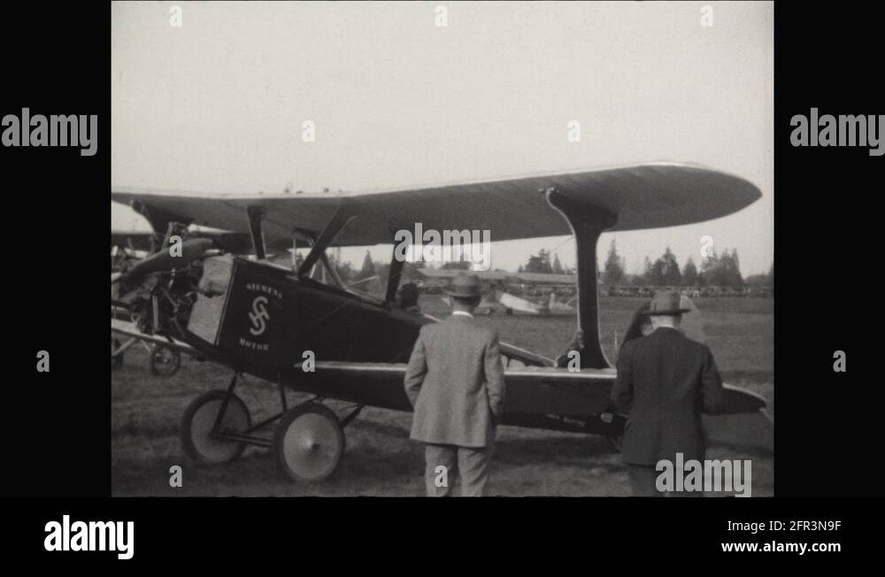 Bi plane pilot Stock Videos & Footage - HD and 4K Video Clips - Alamy