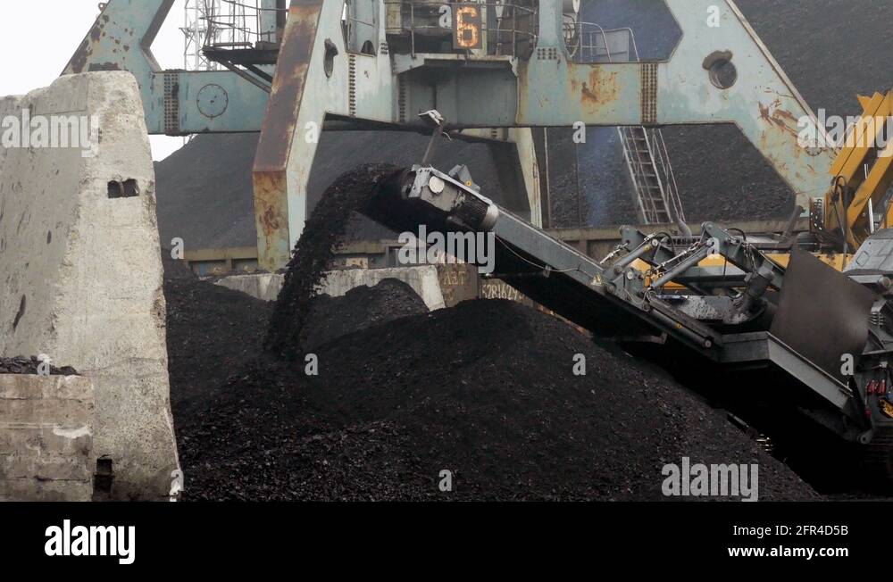 Coal loading conveyor belt Stock Videos & Footage - HD and 4K Video ...