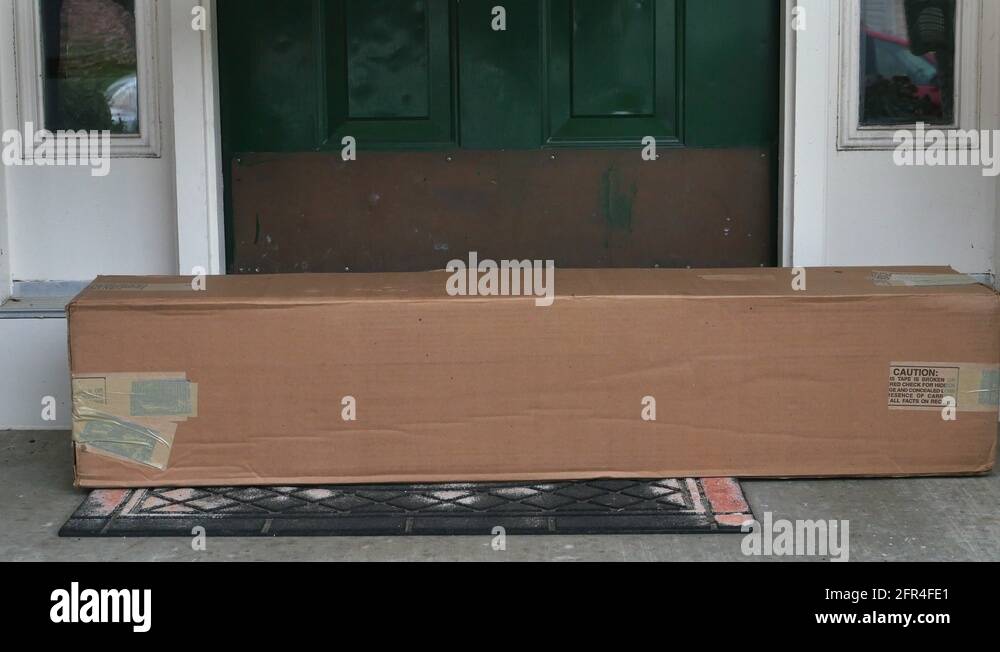 Delivering package door Stock Videos & Footage - HD and 4K Video Clips ...