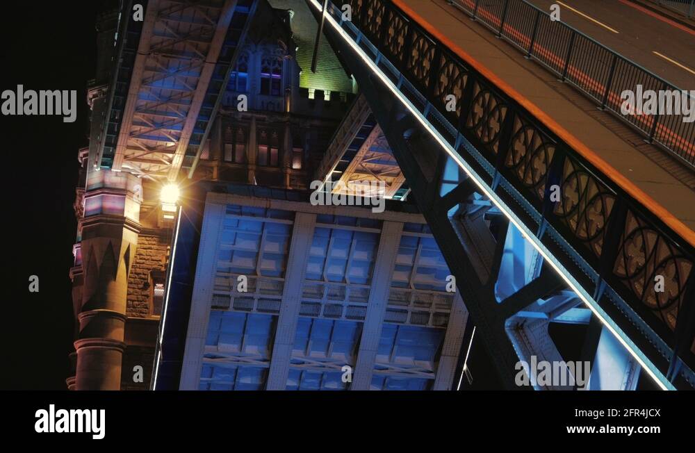 Tower bridge lifts Stock Videos & Footage - HD and 4K Video Clips - Alamy