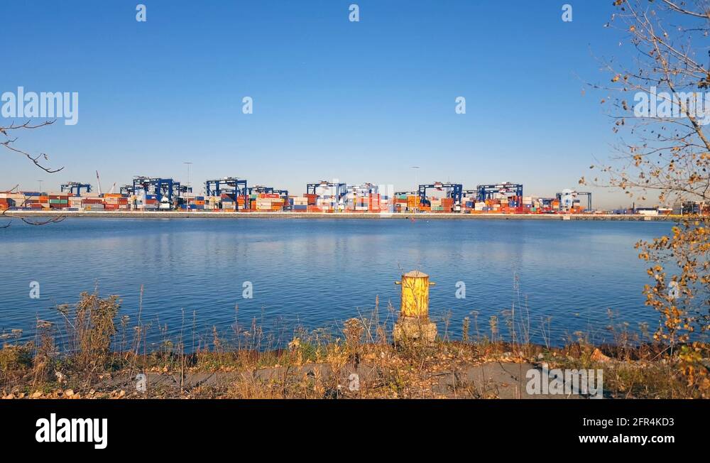 Shipping containers and movement Stock Videos & Footage - HD and 4K ...
