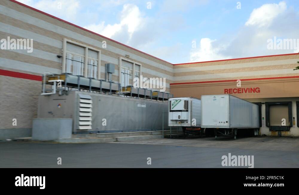 Receiving dock Stock Videos & Footage - HD and 4K Video Clips - Alamy