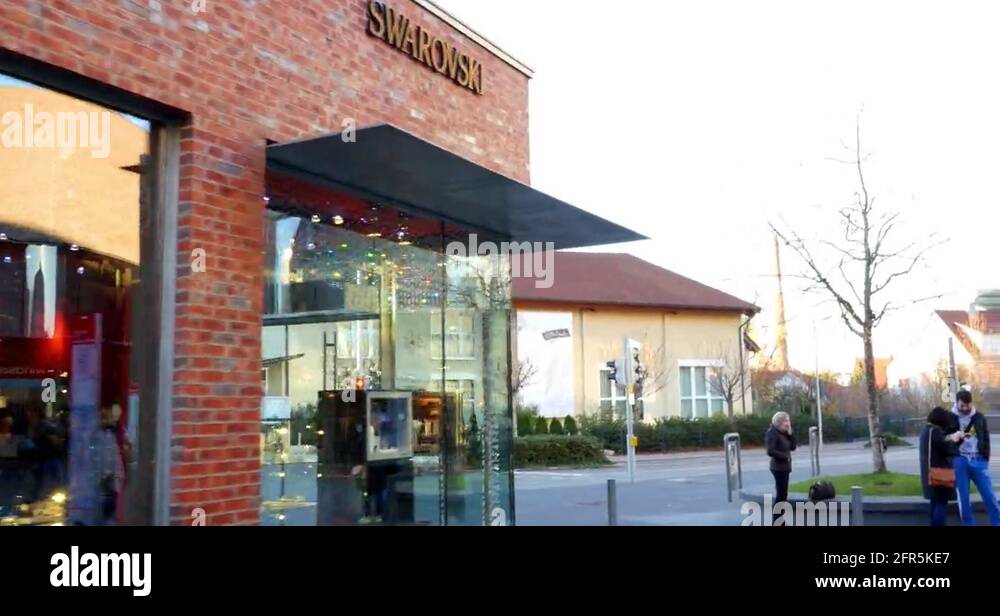 Swarovski shop Stock Videos & Footage - HD and 4K Video Clips - Alamy