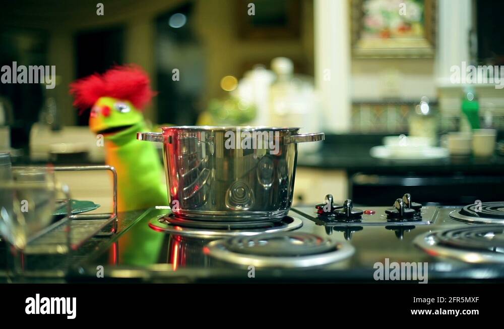Puppet cook Stock Videos & Footage - HD and 4K Video Clips - Alamy