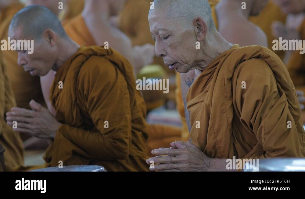 Thai monks praying Stock Videos & Footage - HD and 4K Video Clips - Alamy
