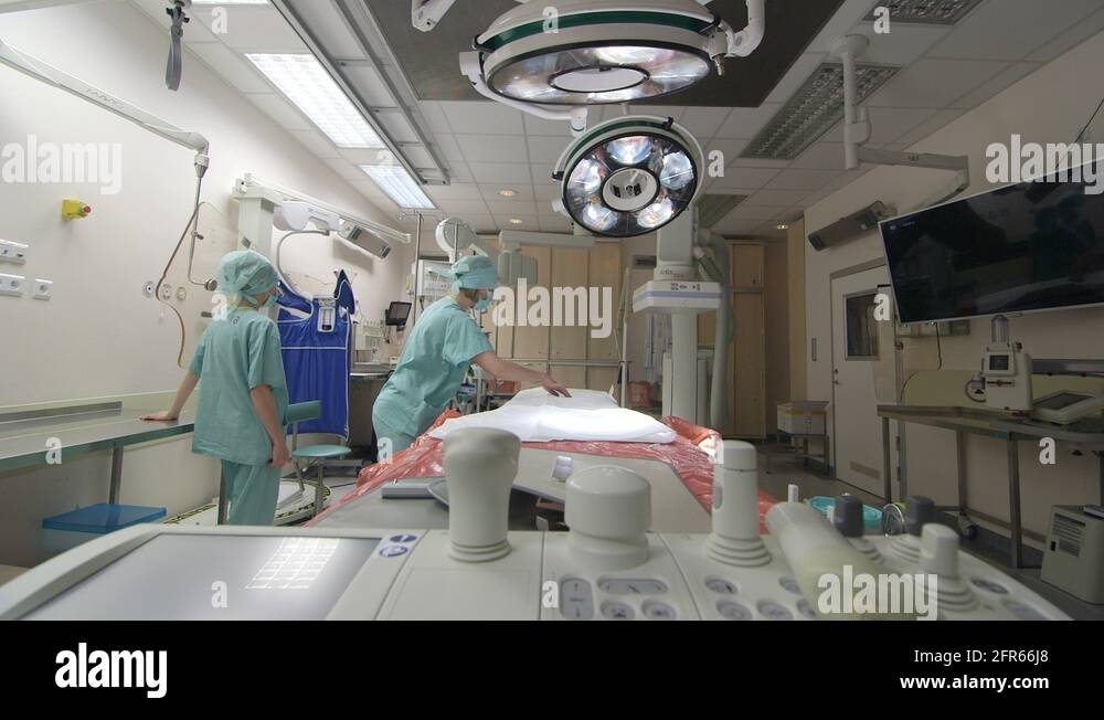 Operating theater Stock Videos & Footage - HD and 4K Video Clips - Alamy