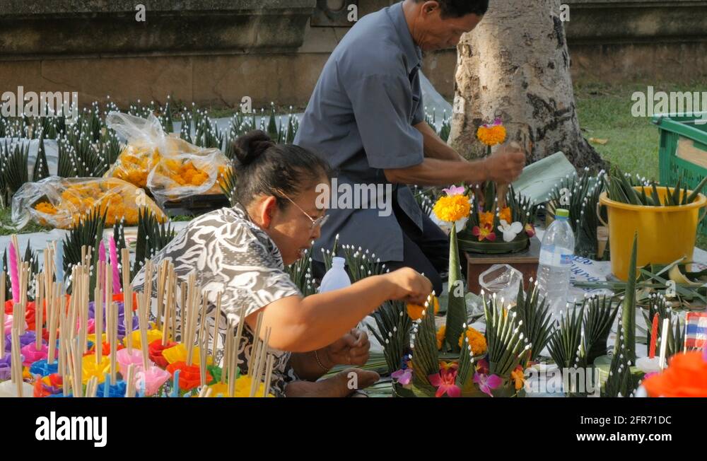Krathong making Stock Videos & Footage - HD and 4K Video Clips - Alamy
