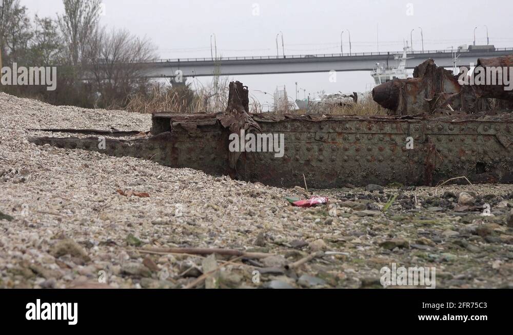 Broken beams Stock Videos & Footage - HD and 4K Video Clips - Alamy