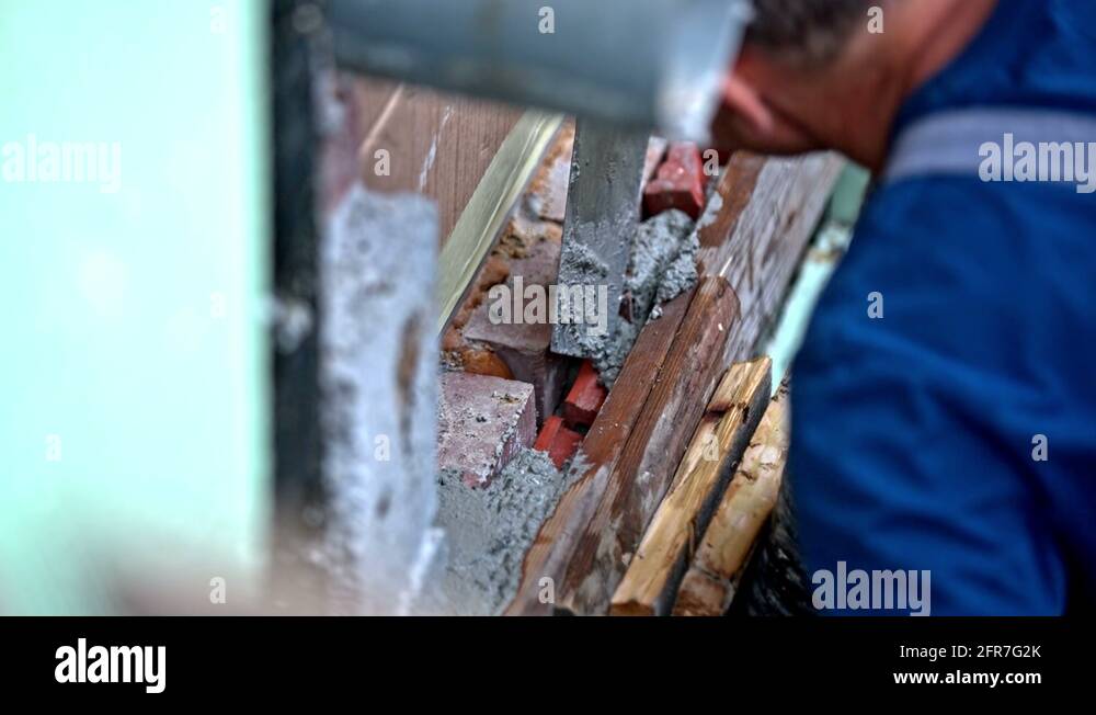 Filling brick Stock Videos & Footage - HD and 4K Video Clips - Alamy