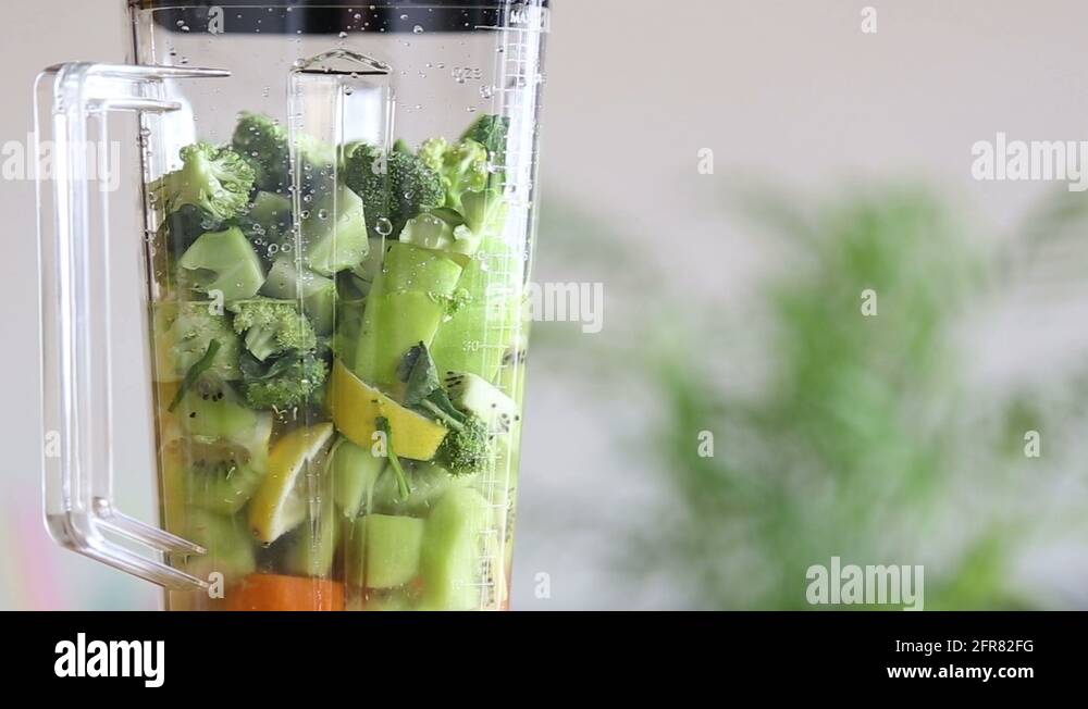 Blending food in blender Stock Video Footage - Alamy