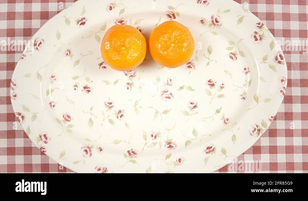 Horizontal dish Stock Videos & Footage - HD and 4K Video Clips - Alamy