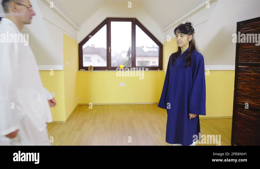 Bowing posture Stock Videos & Footage - HD and 4K Video Clips - Alamy