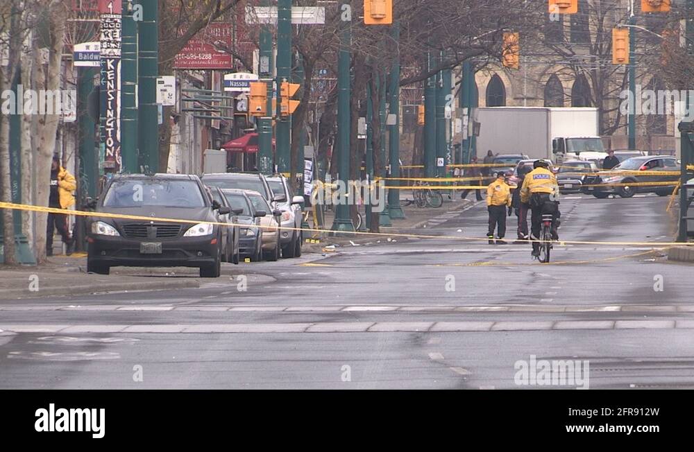 Police officers at shooting murder crime scene in Chinatown downtown ...