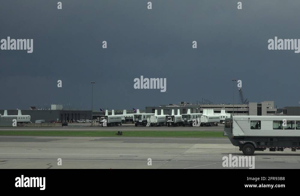 Dulles International Airport aircraft approach ramp Washington HD 4K ...
