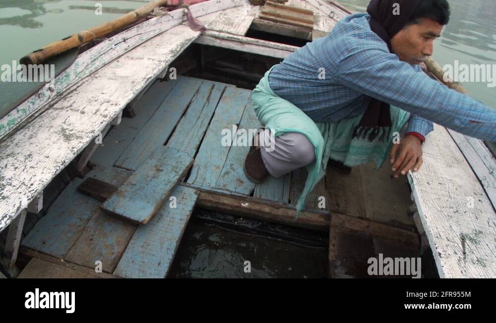 Bailing water Stock Videos & Footage - HD and 4K Video Clips - Alamy