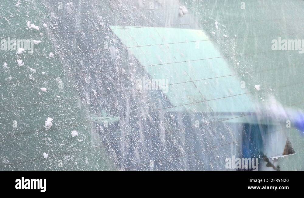 Frosted vehicle Stock Videos & Footage - HD and 4K Video Clips - Alamy
