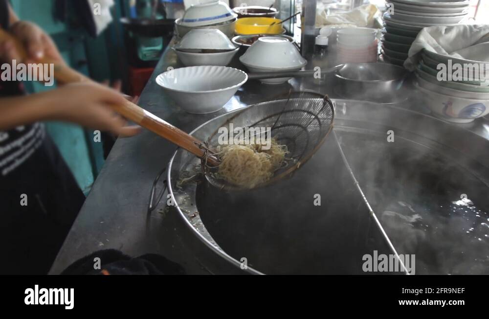 Empty pot noodle Stock Videos & Footage - HD and 4K Video Clips - Alamy