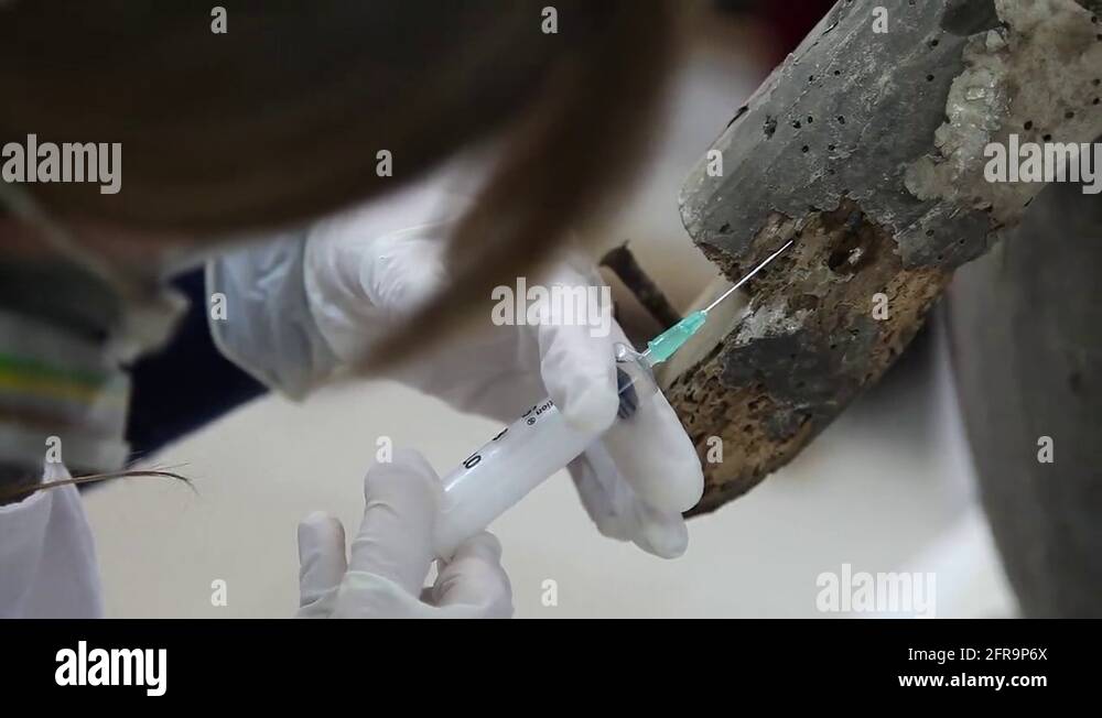 Eject liquid Stock Videos & Footage - HD and 4K Video Clips - Alamy