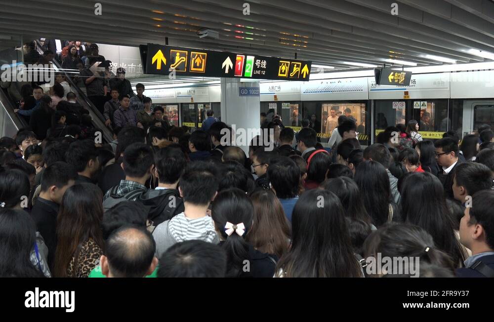 Metro rush hour Stock Videos & Footage - HD and 4K Video Clips - Alamy