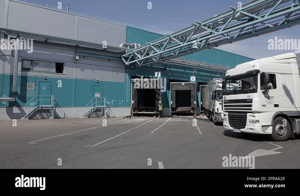 Loading terminals Stock Videos & Footage - HD and 4K Video Clips - Alamy