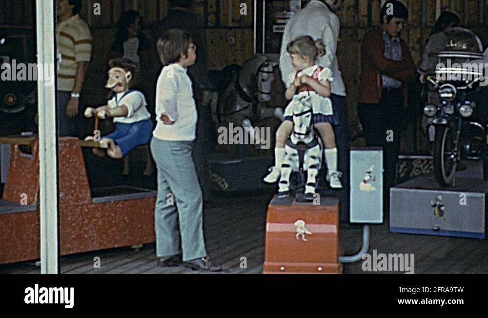 1970s arcade Stock Videos & Footage - HD and 4K Video Clips - Alamy