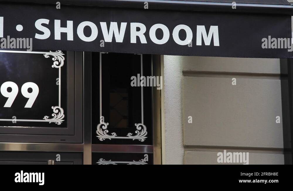 Fashion show sign Stock Videos & Footage - HD and 4K Video Clips - Alamy