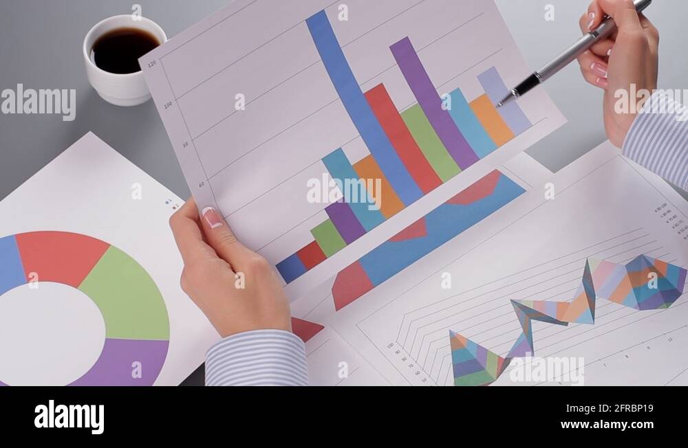 Graphic charts Stock Videos & Footage - HD and 4K Video Clips - Alamy